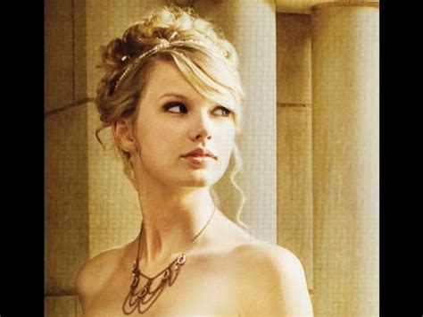 Taylor Swift Hair Updo Love Story Taylor Swift On Red Exiting Her