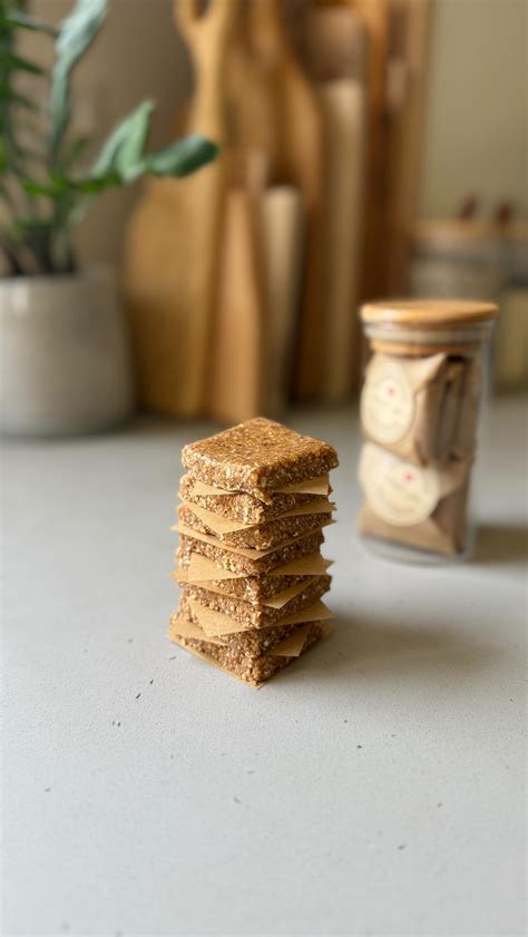 עגבניה במילוי בוראטה חומרים 1 עגבניה גדולה מאוד 1 גבינת בוראטה 4 5