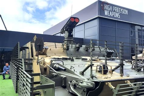 Новейший БТР российской армии БТ-3Ф способен уничтожить танки Leopard 2 ...