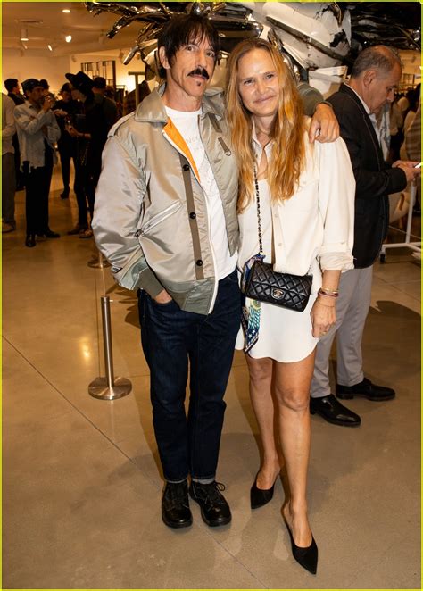 Olivia Wilde And More Support Launch From Brad Pitts Gods True Cashmere