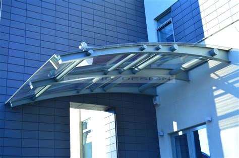 Copertina Din Plexiglas Pe Structura Din Otel Vopsit