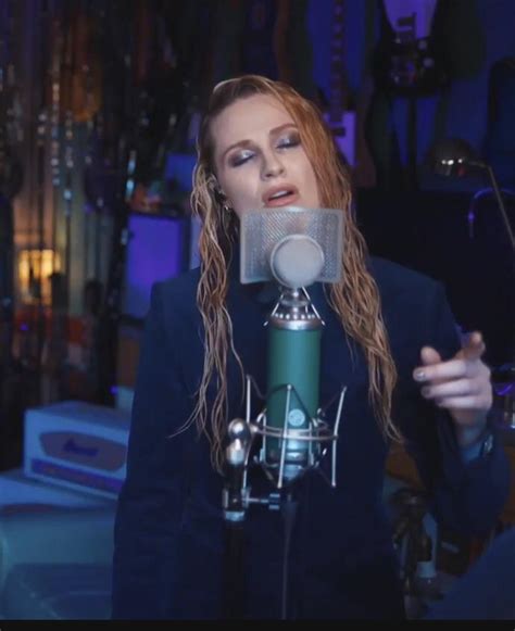 Evan Rachel Wood Singing Redheadedgoddesses