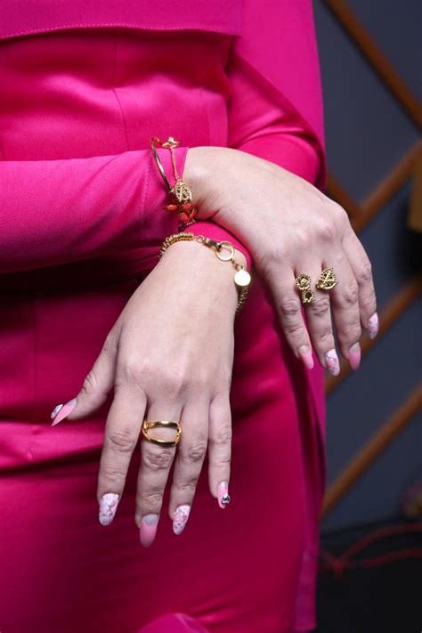 Pertama Kali Catwalk Bersama Puteri Sarah And Sumayyah Peraga Koleksi