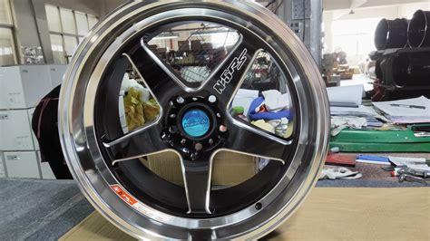 18inch Deep Dish Alloy Wheels 5 Star Shape Pcd5x1143 Front And Rear