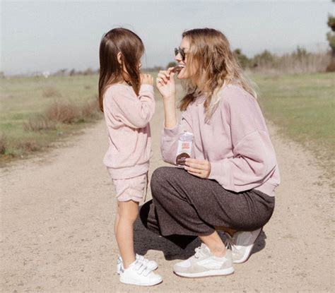 “i Take It Day By Day” Dad Sarcastically Puts Random Mom In Her Place