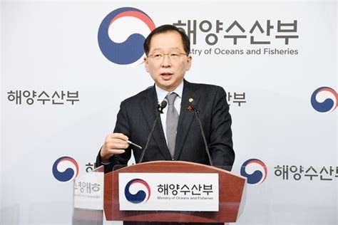 해양쓰레기 유입 보다 수거 늘려 줄인다