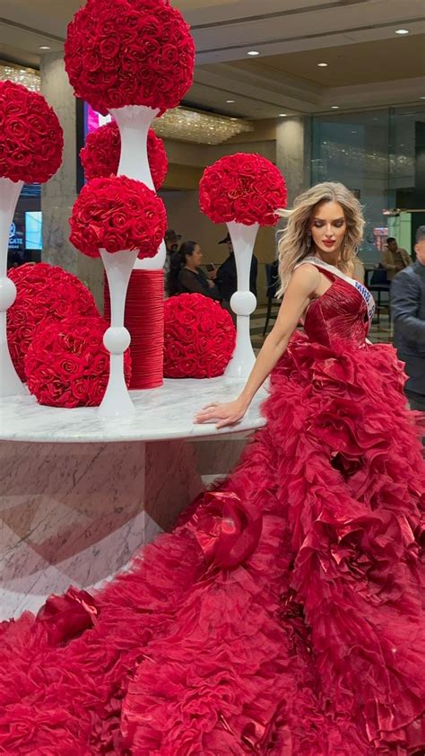 Anna Kirichenko Anna Kirichenko Added A New Photo