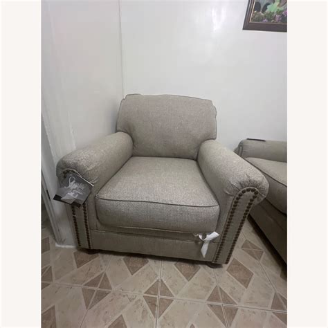 Raymour And Flanigan Gaelon Chair Aptdeco