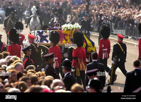 Was The Queen Mother Funeral A Public Holiday At Isabel Newell Blog