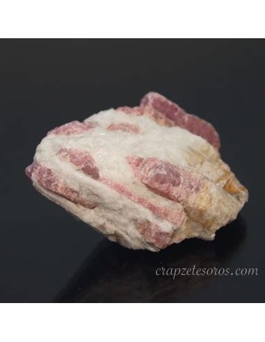 Conjunto De Cristales De Rubelita En Matriz De Cuarzo