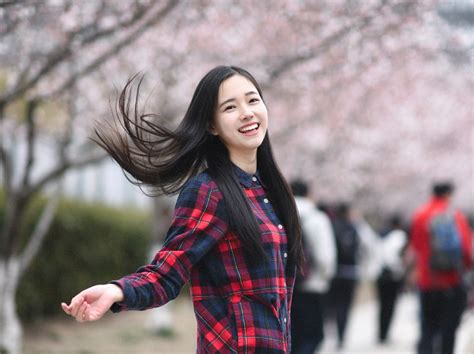 王有晴（同济大学学霸校花）尚可名片