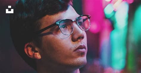 안경을 쓴 남자 사진 Unsplash의 무료 초상 이미지