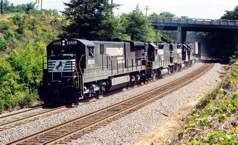 Ns 8505 Leads This Train Out Town