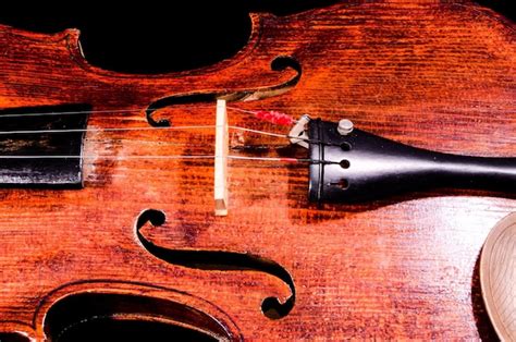 Classical Shape Wood Vintage Violin Premium Photo
