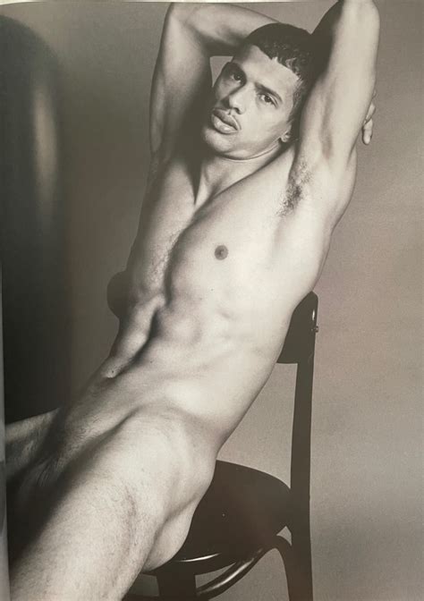 OMG He S Naked Versace Model Jonas Barros OMG BLOG