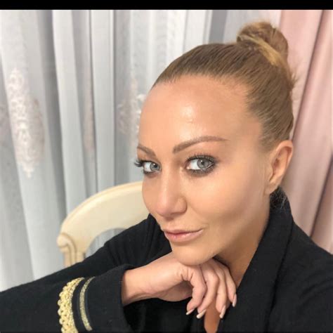 Злата Ризова изригна във Фейсбук срещу кмета Илко Стоянов Шарлатанин си когато минеш през СДС