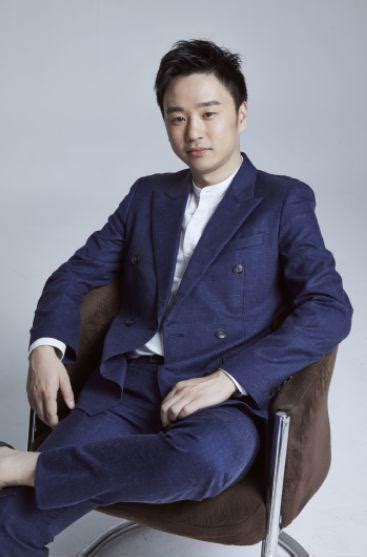 美丽说徐易容向左，蘑菇街陈琪向右凤凰网