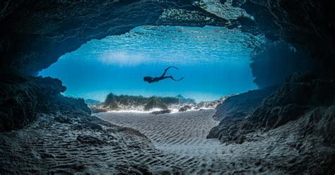 Cuevas Submarinas En Mallorca Y Menorca Más De 40000 Buceadores Al Año Las Visitan