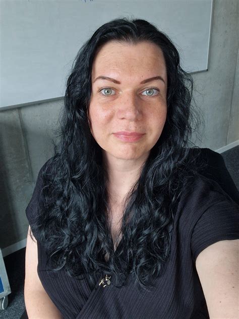 Workplace Curls 😊 R Translater