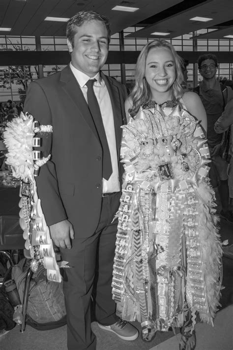 Senior Mums Are The Ultimate In Texas Homecoming Mums — Mumentous All