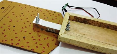 Raspberry Pi Based Weight Sensing Automatic Gate Using Load Cell And Hx711