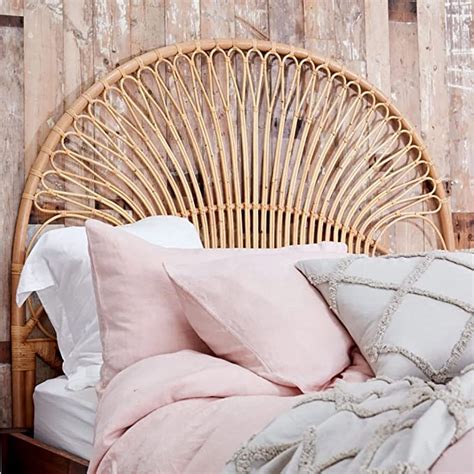 Vietnamese Manufacture Natural Color Rattan Loop Headboard Wicker Bed