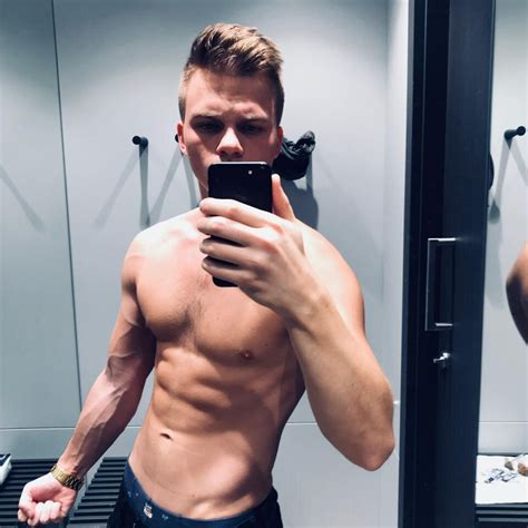 Justinquill Cam Model Free Live Sex Show And Chat Stripchat