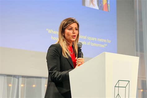 Nawal Ben Hamou Attaque La Démocratie Urbaine Arau