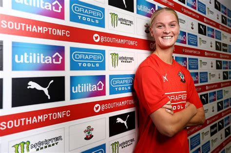 Southampton Sign Goalkeeper Fran Stenson