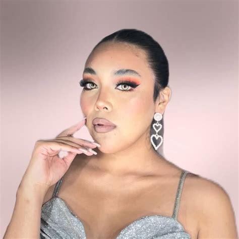 𝐌 𝐀 𝐊 𝐄 𝐔 𝐏 ♡ 𝐀 𝐑 𝐓 𝐈 𝐒 𝐓 (@karinachaveromua) • Threads, Say more