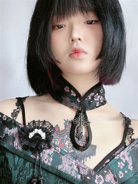Jacquard Cross Pendant Qipao Collar Design Choker