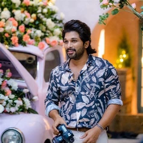 Allu Arjun Speeding Up His Bollywood Entry