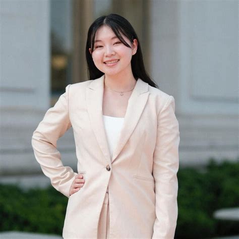 Emma Wu Lands Advising