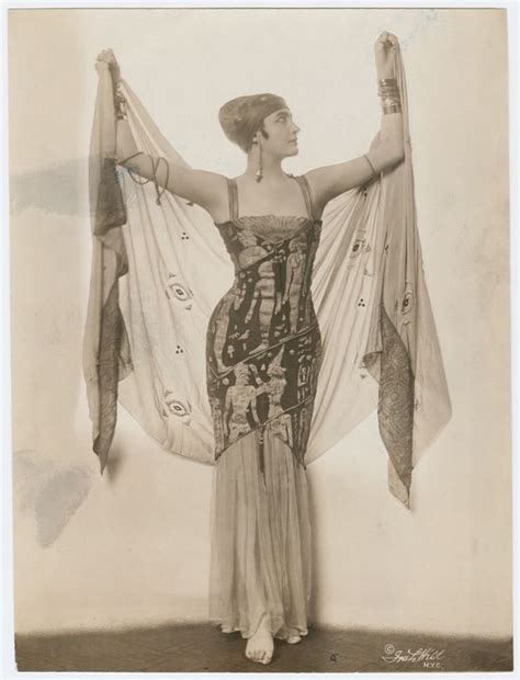 Flore Revalles As Cleopatre Nypl Digital Collections Vintage Costumes Vintage Portraits
