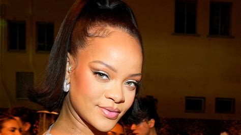 Rihanna Returns With First New Song In 6 Years Black Panthers “lift