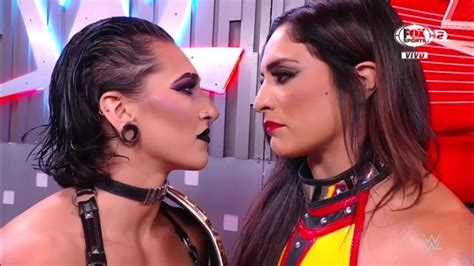 Raquel Rodriguez Confronta A Rhea Ripley En Backstage WWE Raw 19 06