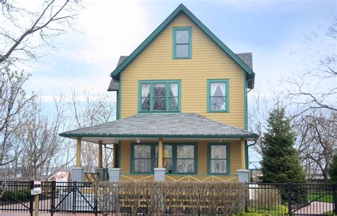 Book A Stay At A Christmas Story House For Some Real 80s Movie Nostalgia
