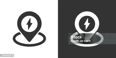 녹색 전기 자동차 글리프 솔리드 아이콘입니다 어디에나 적용할 수 있는 단색 아이콘 단순하고 픽셀 완벽하고 현대적인 스타일 방향에