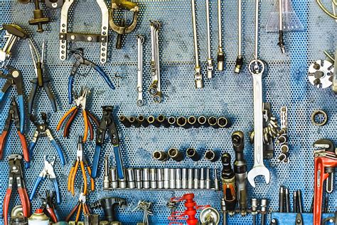 Secrets Your Auto Mechanic Won't Tell You | Reader's Digest Canada