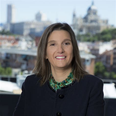 Mónica Correia Nickel Los Españoles Cambian De Banco Por Las