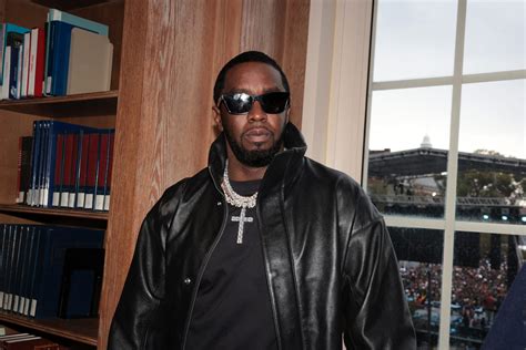Sean „diddy Combs Begrüßung Mit Applaus Im Knast