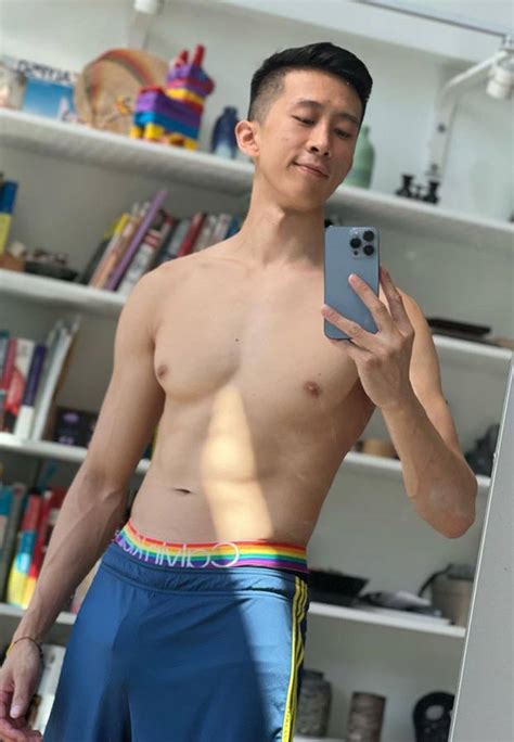 Tyler Wu หนุ่มหล่อเร้าใจ กล้ามแน่น โดนใจสุดๆ
