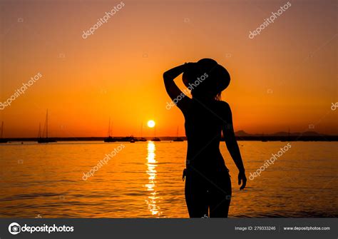 Sexy Silhouettes Sunset