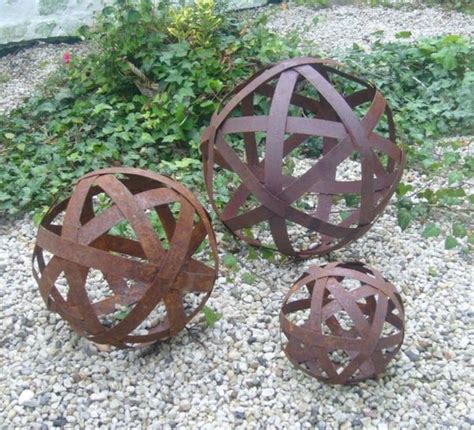 Un Objet En Fer Ou Métal Rouillé Peut être La Décoration Parfaite Pour Votre Jardin