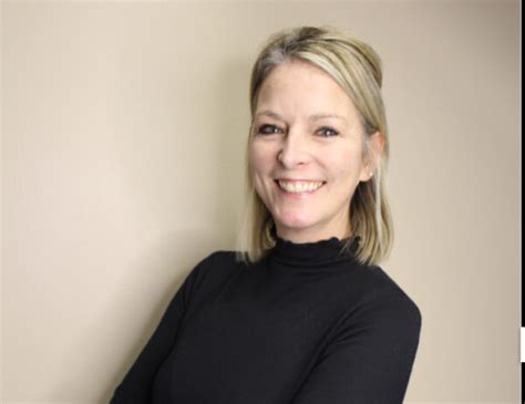 Dorene Discovers A Christmas Tree Lightning 12 1 25 96 5 Wklh