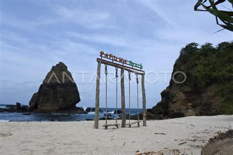 Pantai Papuma Ditutup Untuk Umum Antara Foto