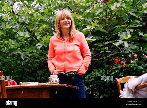 Summer Hours Aka Lheure Dete Juliette Binoche 2008 ©ifccourtesy Everett Collection