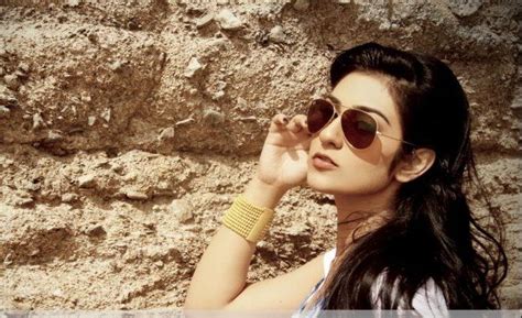 Fashion Mania Pakistani Actress And Model Sara Khan Pictures