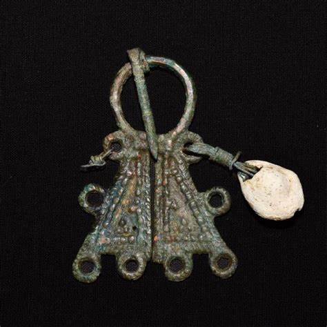Viking Era Bronze Omega Brooch With Cowrie Shell Catawiki