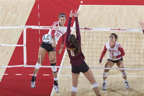 Wisconsin Volleyball Badgers Tionna Williams Leads By Example Bucky